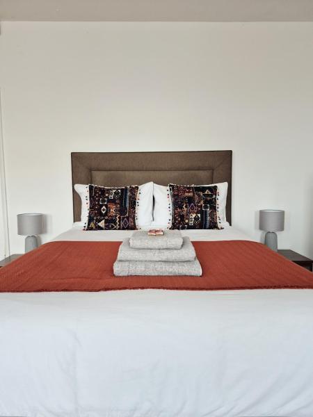 Robinhuts Rooms - Dartford
