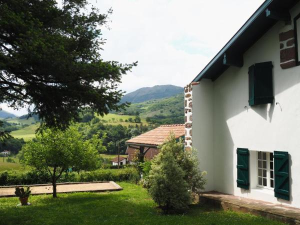 Maison Basque Avec Piscine Et Vue Montagnes - Baztan