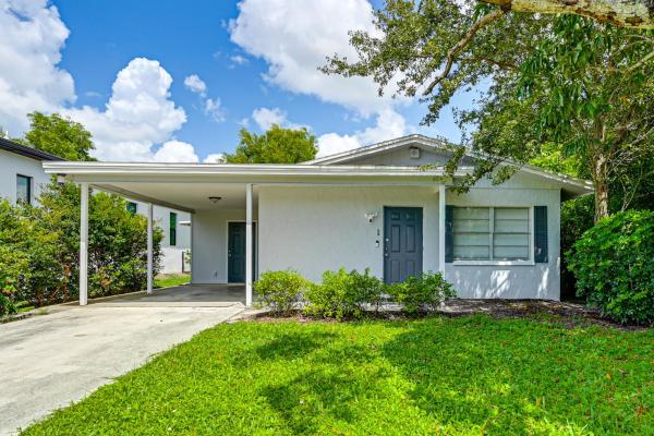 Yard & Patio! Naples Home By Botanical Garden - Naples, FL