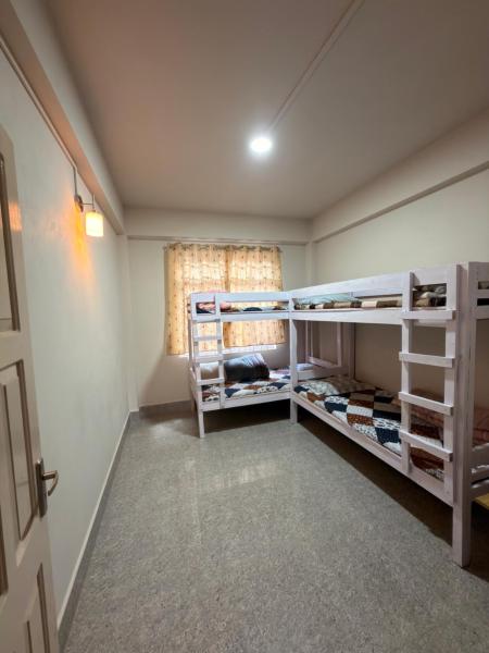 Trevora Travellers Hostel - Shillong