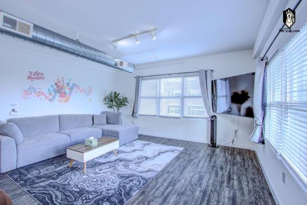 The Stallion #305 - Walk To Attractions - Modern Spacious 1bd Loft In Memphis Downtown - Memphis, TN