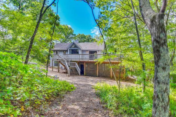 Spacious, Modern! Wintergreen Resort Ski Retreat - Wintergreen, VA