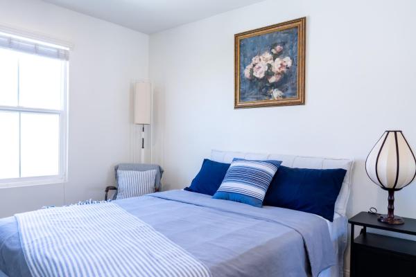 Cozy Blue Haven Bright & Peaceful Room - Chino, CA