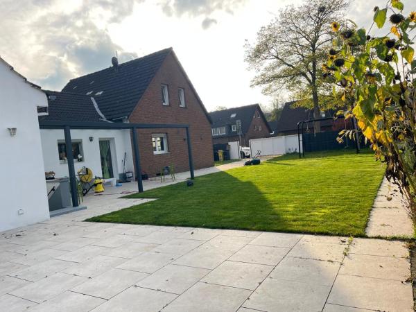 Modern Private House Near Messe Düsseldorf, 4 Bedrooms, Garden, Parking - Düsseldorf