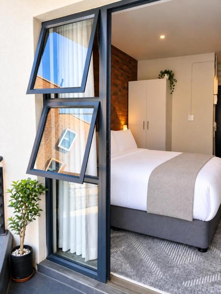 The 260 Collection Luxury City Apartment - Alberton