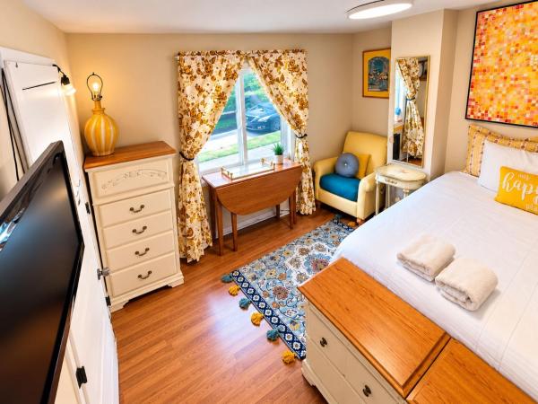Yellow Room Near Yale - Connecticut