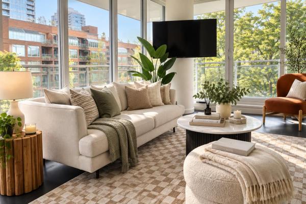 Beautiful 2 Bedroom In The Heart Of Vancouver - Vancouver