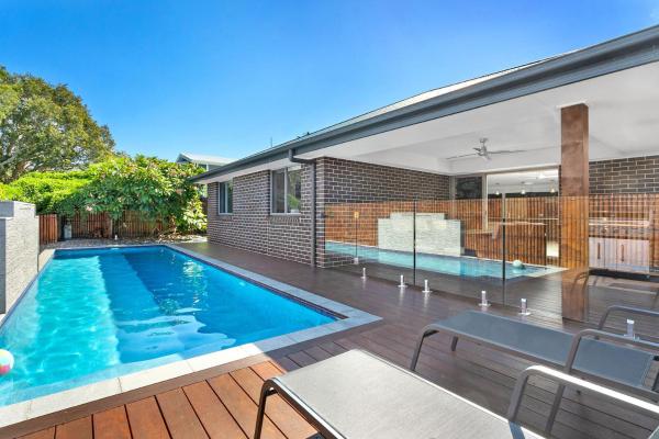 Shoreline Retreat - Fingal Bay