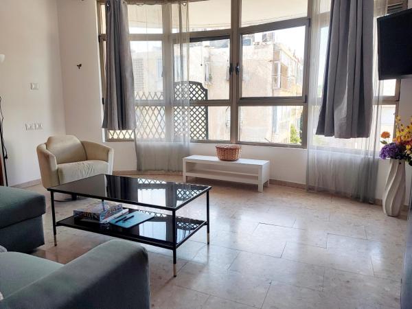 Renovated 3 Rooms, 6 Pers, Quiet, 3 Min Walk From Beach - Tel Aviv