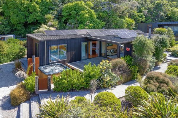 Bach7 By The Sea - Spa Pool, Views, Walk To Beach! - Kaiteriteri