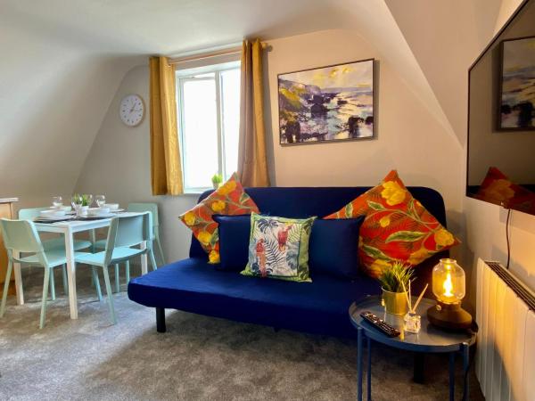 Stunning Apartment - 5 Minute Walk To The Best Beach! - Great Location - Parking - Fast Wifi - Smart Tv - Newly Decorated - Close To Bournemouth & Poole Town Centre & Sandbanks - Sandbanks
