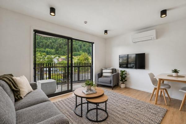 The Viewpoint! Undercover Carpark - Short Walk To The Cbd! - Queenstown
