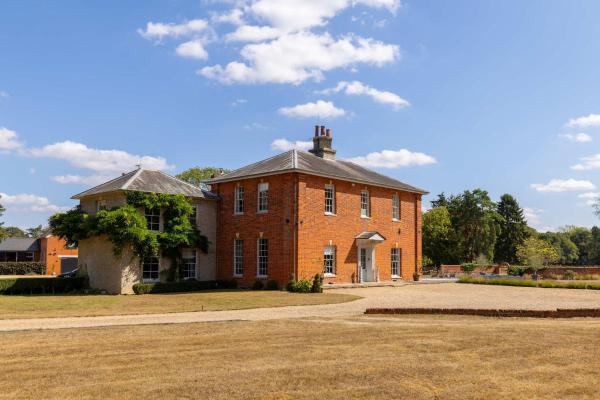 Country House With Pool Cinema & Tennis Court - Suffolk