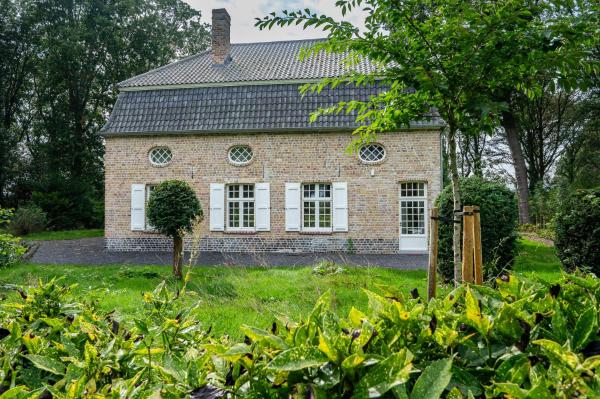 Charming Villa In The Heart Of A Historic Estate - Gistel