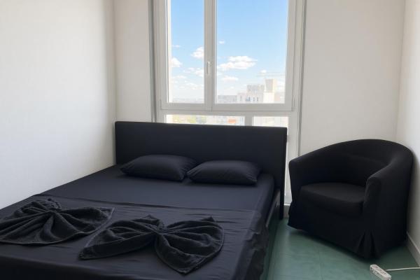 Chambre Privée Avec Lit King-size Dans Un Appartement Partagé à 5 Min Du Métro 7 à Paris Orly - Villejuif