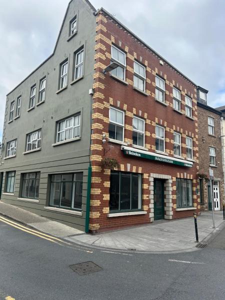 Wexford Town Centre Apartments At Bugler Doyles Bar - ウェクスフォード