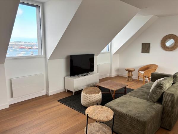 Grenade - Exceptional View And Private Parking - Île de Batz