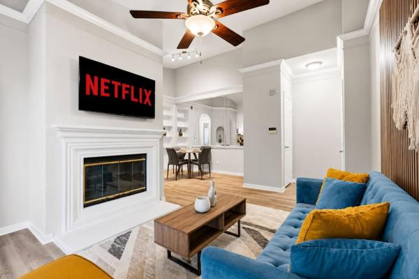 Dallas Urban Retreat. Pool, Gym And Balcony - Dallas, TX