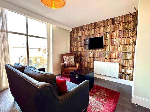 Super Trendy Apartment - Free Parking & Fast Wifi - 1 Minute Walk To Poole Quay - Great Location - Free Parking - Fast Wifi - Smart Tv - Newly Decorated - Sleeps Up To 2! Close To Poole & Bournemouth & Sandbanks - Dorset