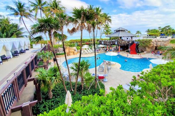 Charming 2br-2ba Oceanfront Gem, Miami Beach - Miami Beach, FL