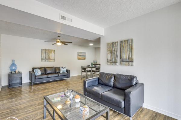 Gateway To Uf & Dtwn Gainesville! Condo W/ Pool - Gainesville, FL