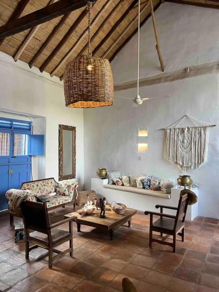 Beautiful Colonial House From The Xviii Century - Honda