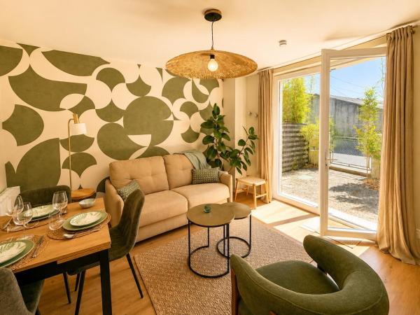 L'oasis Secrète - Jacuzzi & Jardin Privatif - Bouguenais