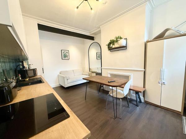 Cozy 2br Flat Garden Parking Near Anfield - Liverpool John Lennon Airport (LPL)