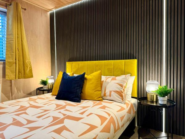 Stunning Secret Studio - Beach Retreat - Sleeps 4 - Bournemouth