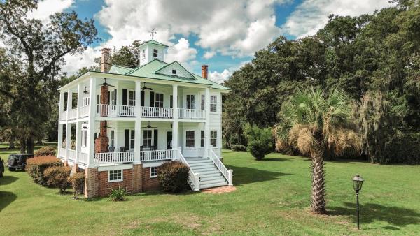 Historic Beaufort Estate Sleeps 10 - Beaufort, SC