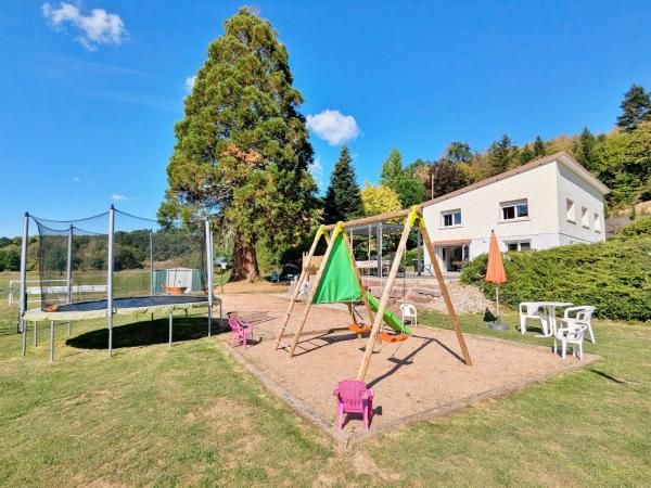 Maison Spacieuse Avec Spa Et Terrain De Jeux En Lisière De Forêt - Fr-1-589-757 - Lorena