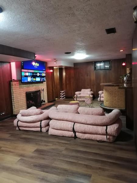 Relax And Recharge In Scenic Your Ideal Stay Awaits - Ogden, UT