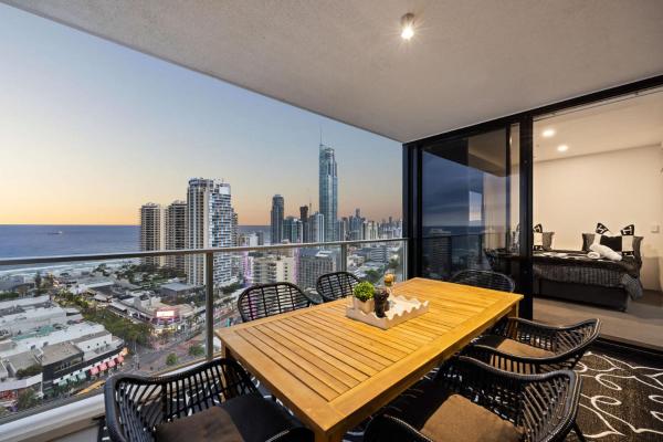 3br Circle On Cavill, Mojo Sky 22, Ocean View - Gold Coast
