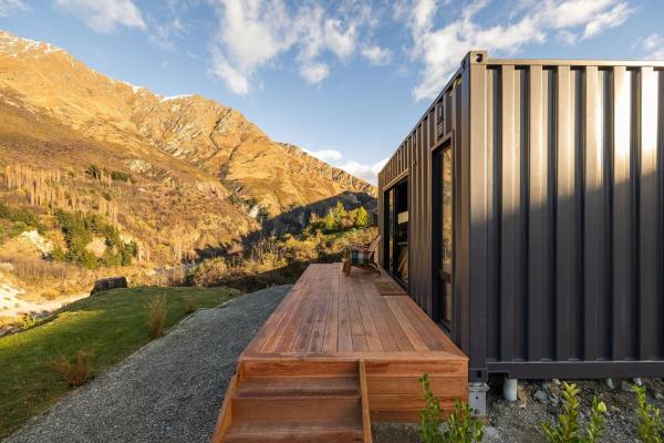 Waiora Ridge- Luxury Container Home With Hot Tub - Queenstown, New Zealand
