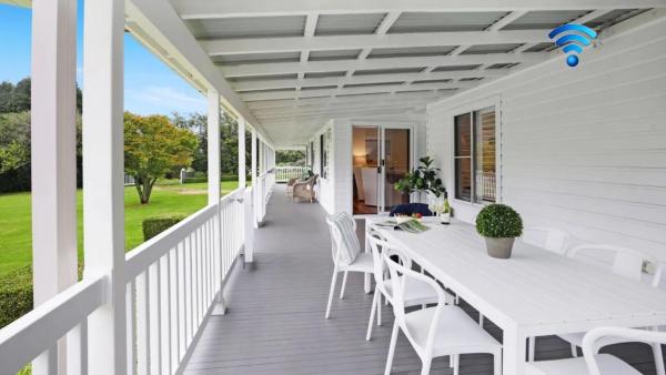 Somerset - Robertson, Australia
