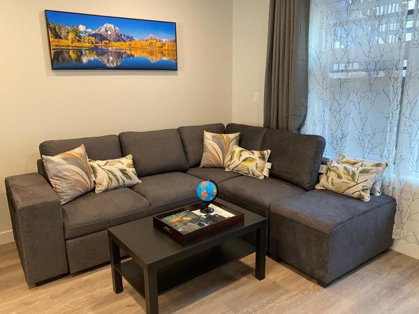 New 2025 Townhouse Near Banff Gate With Hot Tub & Mountain Views - Canmore
