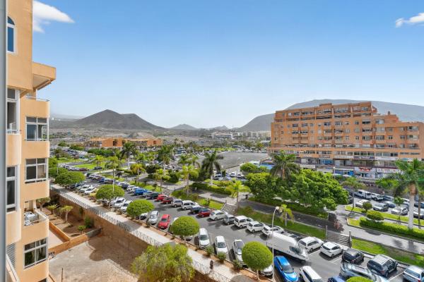 Cozy Apartment In Center Of Los Cristianos Ocean And Mountain View - Tenerife