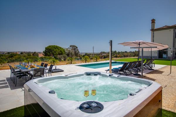 Premium 4bd Villa With Pool Jacuzzi Bbq Ac Wifi - Armação de Pêra