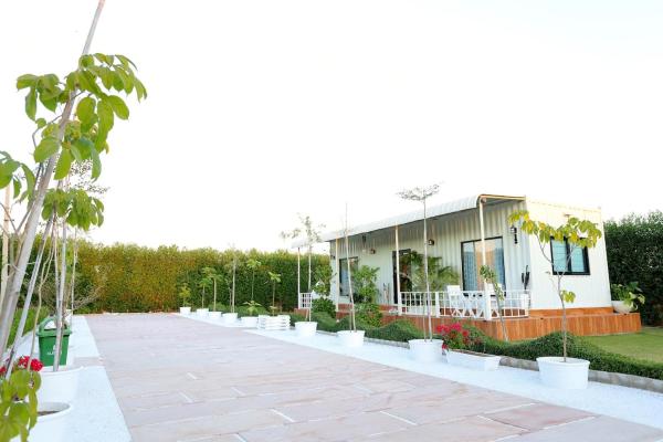 Zorba Farmstay A Luxury Retreat With Lush Gardens - Rajasthan
