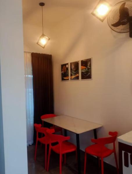 Qasahut A Frame Premium Cottage With Chembra View - Kerala