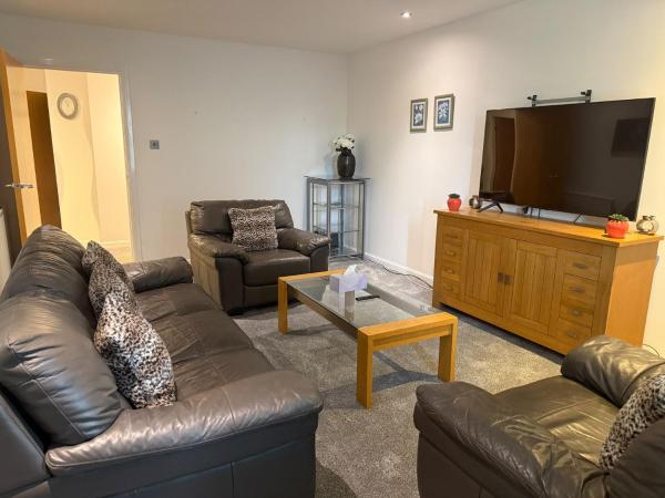 Comfortable, Self Contained 2 Double Beds Town Apartment Near Pittodrie Stadium - Aberdeen