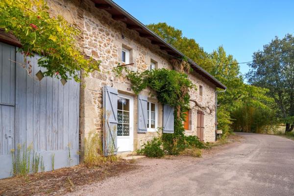 Maison Avec Piscine La Tremoulie - Saint-Mathieu