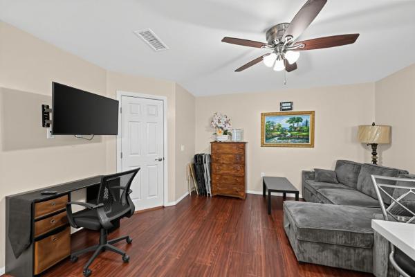 Coastal Get-away In San Diego Near Imperial Beach Home - San Diego, CA