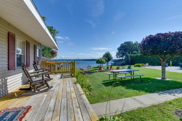 Private Beach Access! Lake Champlain Cabin - Plattsburgh, NY