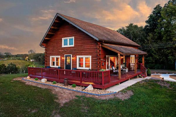 'Ponde-rosa Views' Cabin Retreat W/ A View! - New Haven