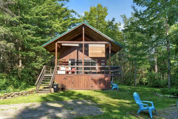 Secluded Keuka Hills Cabin Pond Pet Friendly - New York