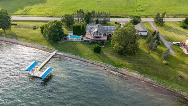 Cayuga Lakefront Pool Dock Flx Wine Trail - 卡尤加湖