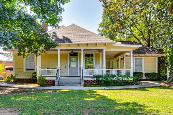 Walk To Decatur Square! Spacious Home W/ Porch - 스톤 마운틴