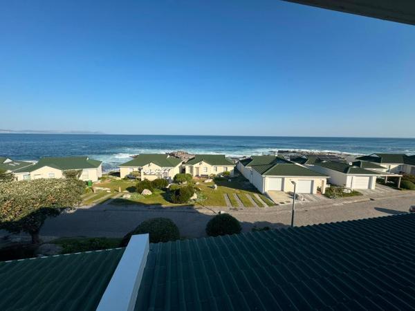 34 Whale Rock Estate - Hermanus