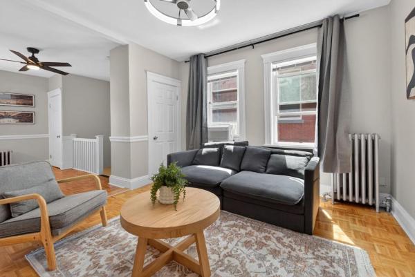 3br Boston Stay | 2 Balconies + Views - Back Bay - Boston